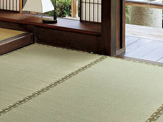 商品説明サイズ(cm)：191×191　厚み(mm）：3素材：表面：国産い草100％ 縁：No.10 引目織機能：抗カビ・消臭洗濯：洗濯機不可すべり止め：なしホットカ−ペット床暖房：非対応原産国：日本高品質な国産のい草と日本の職人の技術が織...
