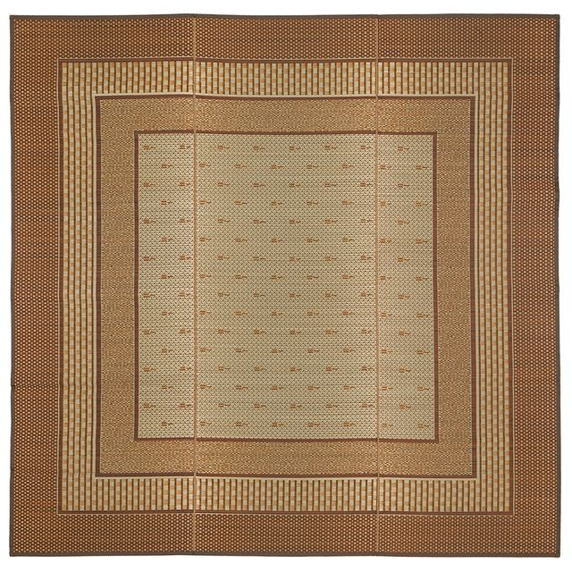 商品説明サイズ(cm)：191×191　厚み(mm）：4素材：表面：国産い草100％ 裏面：不織布（滑りにくい加工） 縁：綿100％機能：抗カビ・消臭洗濯：洗濯機不可すべり止め：ありホットカ−ペット床暖房：非対応原産国：日本上質な国産い草の...