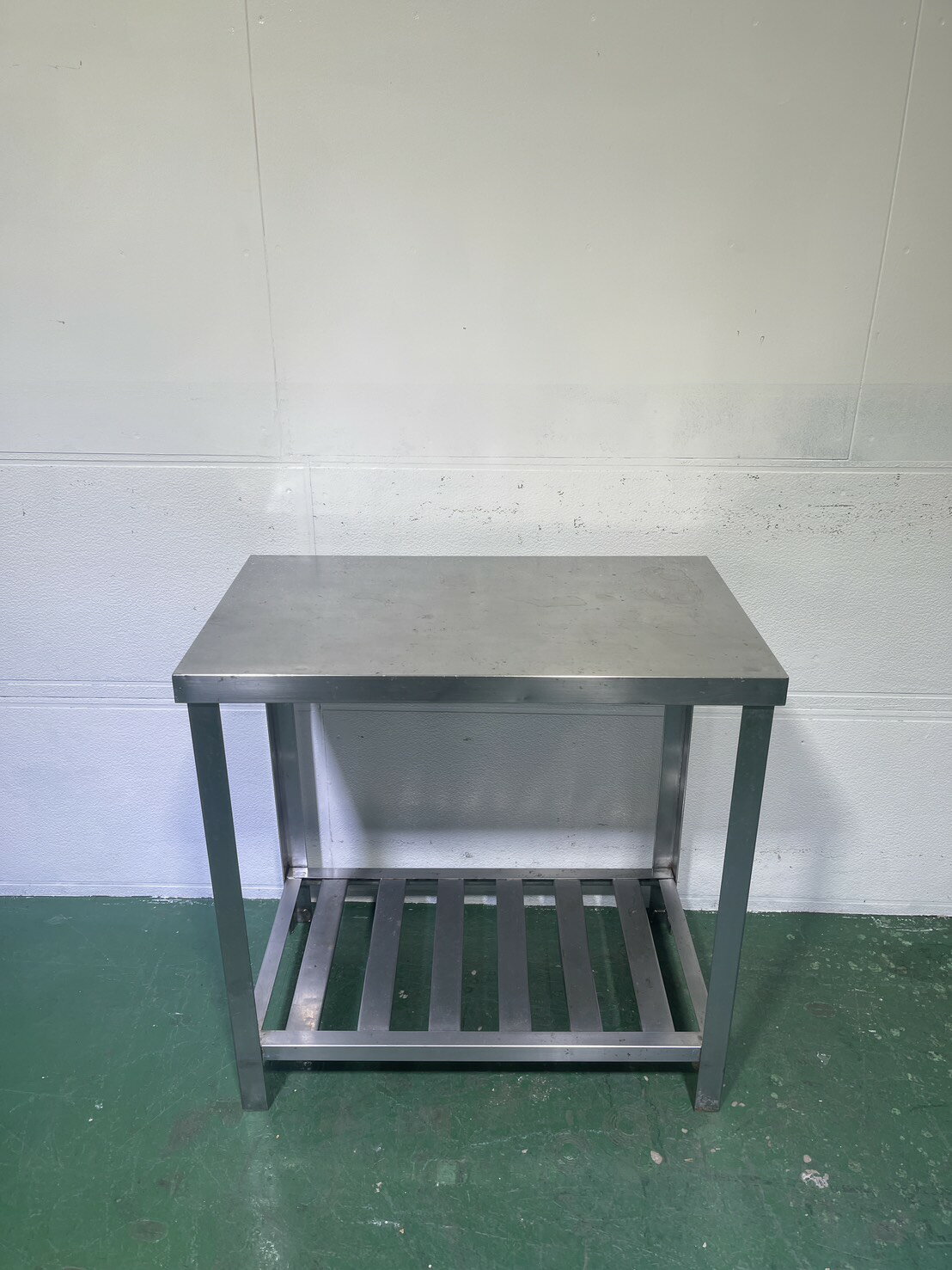 【中古】ステンレス作業台　ステンレス調理台　メーカー・型式不明　寸法：750x450x750（単位：ミリ）【中古】ステンレス作業台　ステンレス調理台　メーカー・型式不明　寸法：750x450x750（単位：ミリ）
