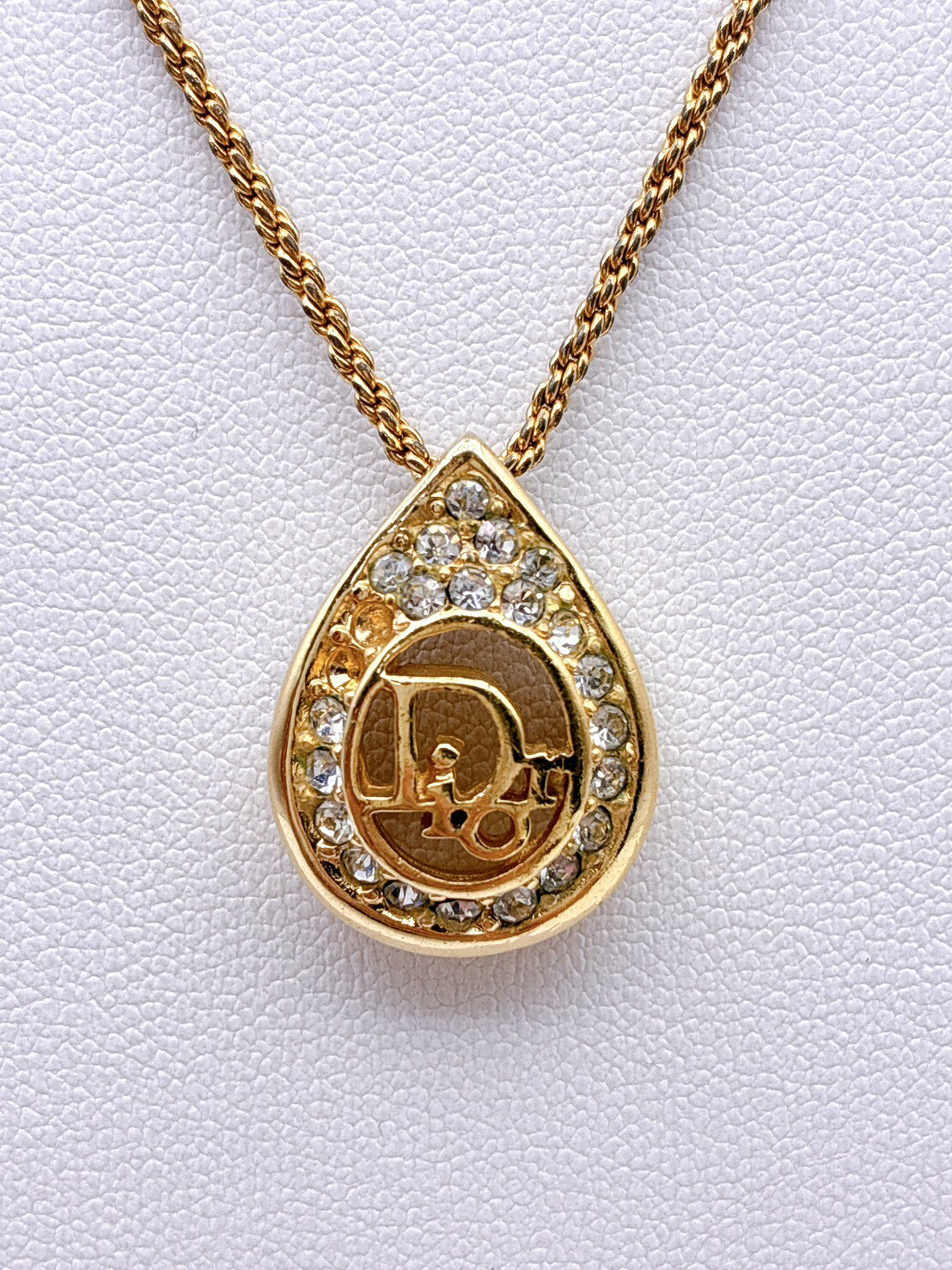 商品情報 ブランド クリスチャンディオール/Christian Dior カラー Gold/ゴールド 総重量 約-g サイズ チェーン 約45cm トップ 約-cm 材質・刻印 - 付属品 備考 石取れあり 送料、問い合わせ先など お取引に...