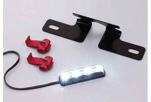 汎用のナンバープレート照射灯。ライセンスランプが無いテールランプなどと組み合わせて使用。自作フェンダーレス派にもオススメ。（63277）は14.5mm厚の高輝度LEDユニットを採用した車検対応品。●DC12V車専用。〈保安基準について〉●取...