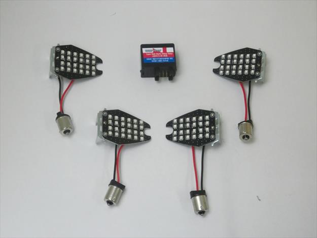 4947934073464 LEDカスタマイジングキットシーケンシャル GSX-S750 408980 【CF-POSH(シーエフポッシュ)】 《適合車種》 GSX-S750(AL7/8） 【キット内容】 LEDカスタマイジング基板シーケン...