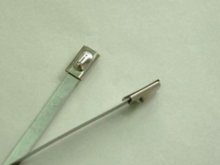 4945716944001 ステンレス TIE 203mmX4.6mm 2コイリ 900044 【POSH FAITH(ポッシュ フェイス)】 素材：ステンレスサイズ：203mmX4.6mmエキゾーストラップ固定時などにご使用ください。◆マ...