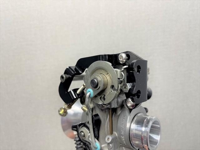 【G-craft(ジークラフト)】 【4522285372161】 37216 TMR28 ケーブルホルダーTMR28のケーブルホルダーケーブルの取り出しを2方向から選択できます。※TMR28以外TMRは形状が違う為装着不可※ホリゾンタルタ...