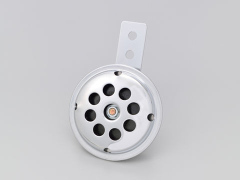 【DAYTONA(デイトナ)】 75555 ホーン6V 外径φ70 ステー丸穴φ6 クロームメッキ品番75555カラーメッキサイズ-タイプ-説明≪汎用ホーンシリーズ≫3つのボディサイズで車格に合わせて選べます。※本体裏側のビスを回さないでく...