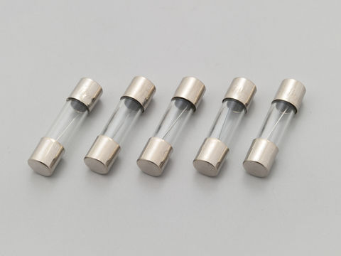 【DAYTONA(デイトナ)】 93110 補修用 ガラス管ヒューズ 6A（5本入りφ5.2×20mm）【品番】93110【カラー】【サイズ】φ5.2×20mm【タイプ】【説明】5本入り。サイズ：φ5.2×20mm【備考】【注意事項】商品の...