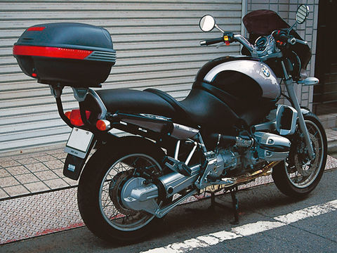 【重要】GIVIボックス専用品。他社製ボックスの装着は保証対象外。適合車種:R1100R(95ー01) R850R(95ー02)※ 大型のアルミ製ケースなど重量のあるハードケースを装着する場合、ケース自体の重量も積載量に影響します。積載重量...