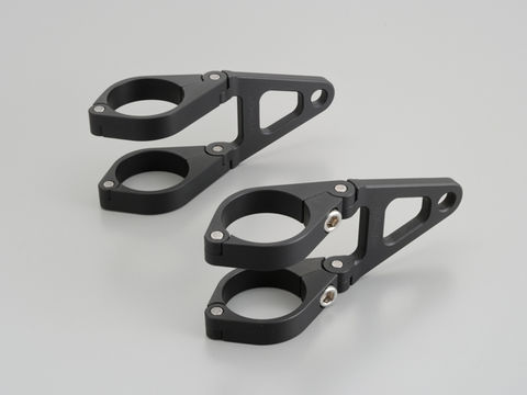 【DAYTONA(デイトナ)】 27901 アルミヘッドライトブラケット Φ35/ショート【品番】27901【カラー】マットブラック【サイズ】Φ35【タイプ】ショート【説明】アルミ削り出しのヘッドライトブラケット。ヒンジ式でトップブリッジを...