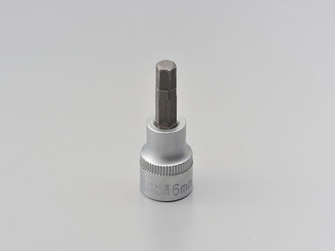 素材：クロムバナジウム鋼差込角：3/8インチサイズ：6ミリ一般整備で使う基本ツールをラインアップ。エントリーユーザー様でも安心してご使用いただけます。商品の詳細な情報については、メーカーサイトでご確認ください。商品及び品番は予告なく変更が行...