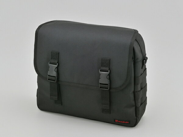 DAYTONA デイトナ 【4909449593974】 DHS-25 DHS-25 サドルバッグ 10L ブラックシートバッグと同じ強度を持つ優れたポリエステル1680デニール生地を採用。フラップ、前面、側面の生地の間にウレタン芯を入れる...