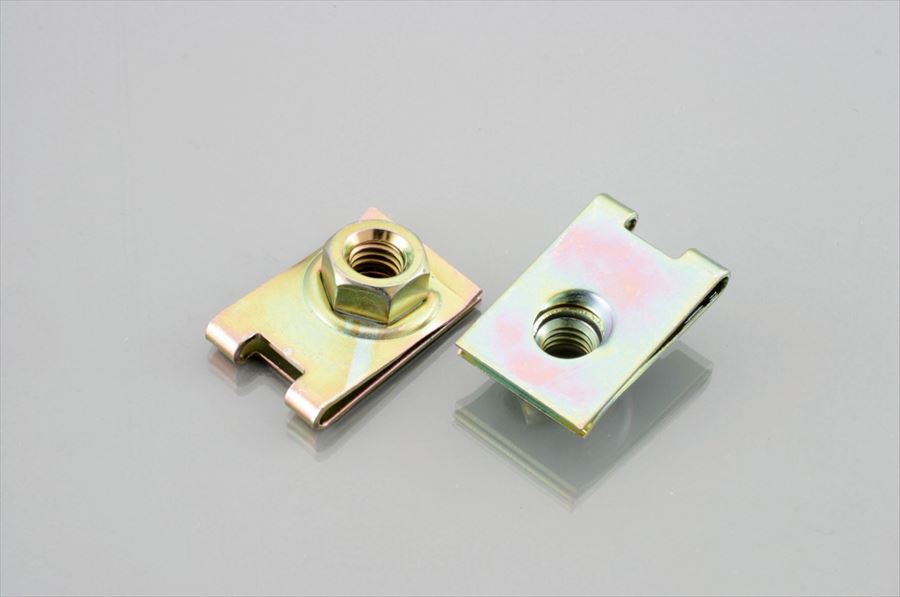 ●スチール製クロメート●適合板厚：0.8〜1.6mm※実際の商品とは色合いが異なる場合があります。ご了承下さい。適合車種汎用商品の詳細な情報については、メーカーサイトでご確認ください。商品及び品番は予告なく変更が行われる事がございます。【ご...