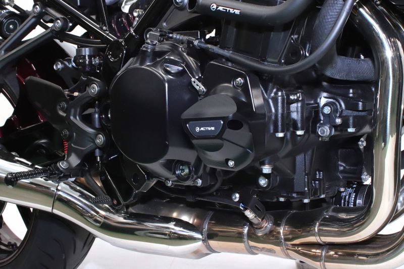 適合車種：　Z900RS '18-'19　 　型式：ZR900C　（国内仕様）Z900RS CAFE '18-'19　　型式：ZR900E　（国内仕様）エンジンガードやエンジンカバーとは異なり、エンジンに装着するスライダーという画期的なアイ...
