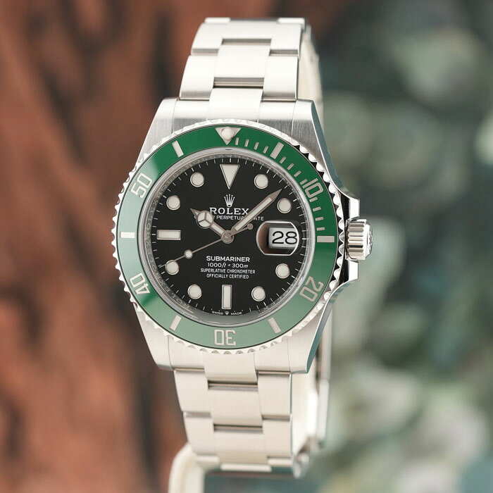 おすすめポイントロレックス サブマリーナーデイト 41 126610LV ROLEX「116610LV」の後継モデルとして、2020年に誕生した「サブマリーナー 126610LV」。ケースは1mmサイズアップしたものの、ラグが細くなったこと...
