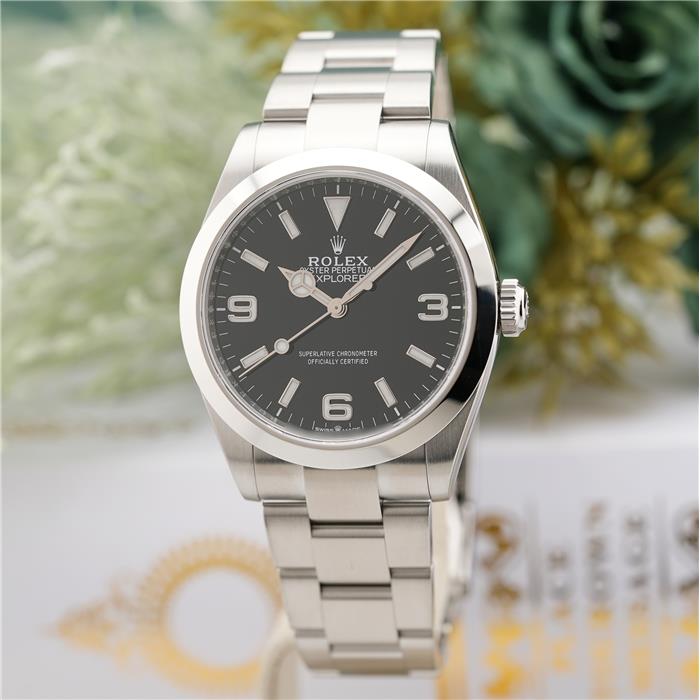 おすすめポイントロレックス エクスプローラー 40 224270 ROLEX2023年に発表された、サイズアップを果たした『エクスプローラー 40』。1953年の誕生より継承される「冒険家のための時計」というアイデンティティはそのままに、4...