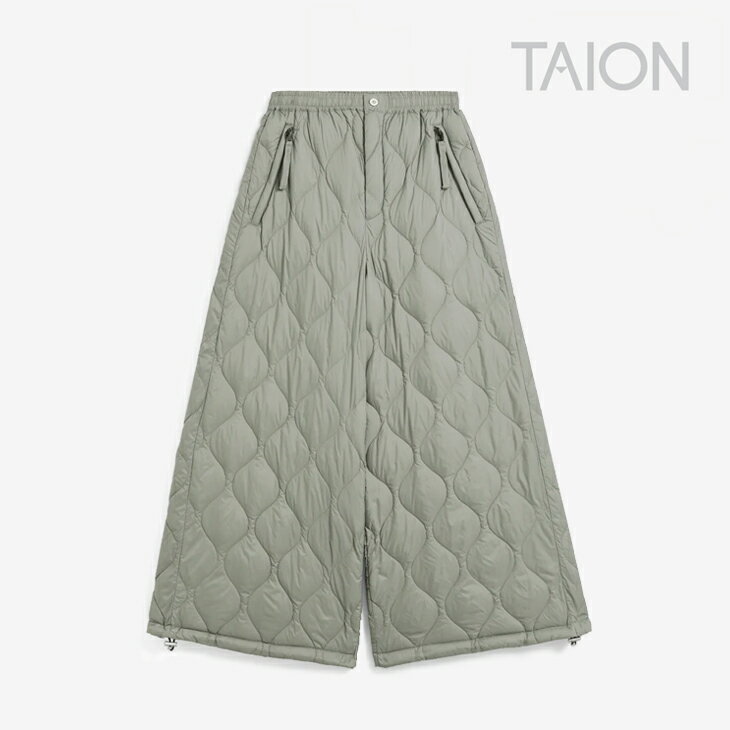 DISCRIPTION -製品説明- 柔らかく気心地を重視した、ゆったりしたシルエットのミリタリーダウン。 キュロットスカートタイプでパンツの様な仕様。 スカートのようにふんわりとしたボリューム感、裾は広めのデザインですが、アジャスターで絞...