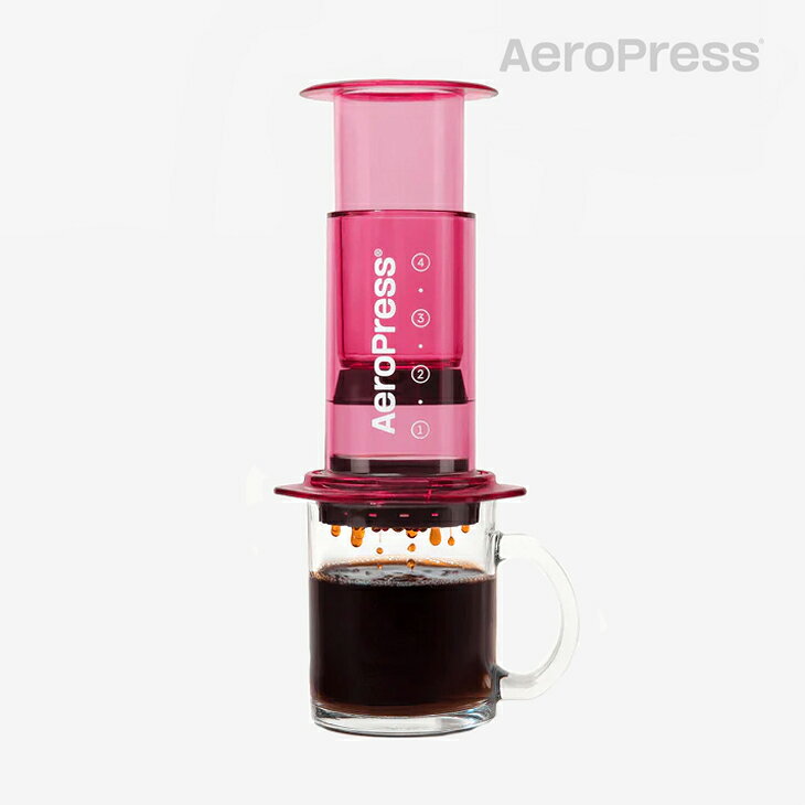 DISCRIPTION -製品説明- アメリカのアウトドア・スポーツ玩具メーカー「AeroPress, Inc.」（アメリカ エアロプレス）が開発した、空気圧を利用したコーヒー抽出器具「エアロプレス」。 空気圧抽出は過度な苦みを抑えてコーヒ...