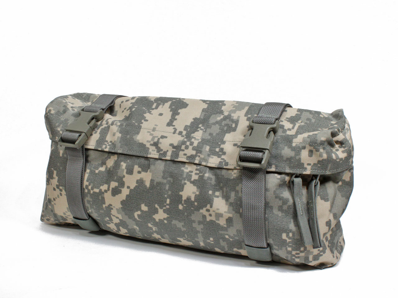 アメリカ軍・MOLLE IIウエストパックのデッドストックです。 MODULAR LIGHTWEIGHT LOAD-CARRYING EQUIPMENT MOLLEII WAIST PACK MOLLEシステム対応でウエストストラップを収納...