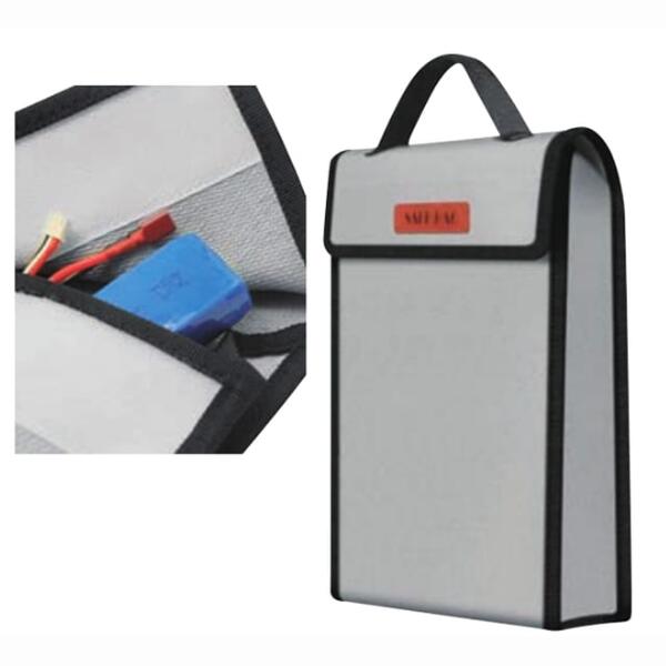 災害から貴重品を守る 火にも水にも強い耐火防滴バッグ 通帳・印鑑・パスポートなどの重要書類を 災害から守る グレー 個装サイズ　235×300×50mm PP袋入り 195g 難燃シリコン樹脂コーティングガラス繊維 （財）日本防炎協会防炎性...