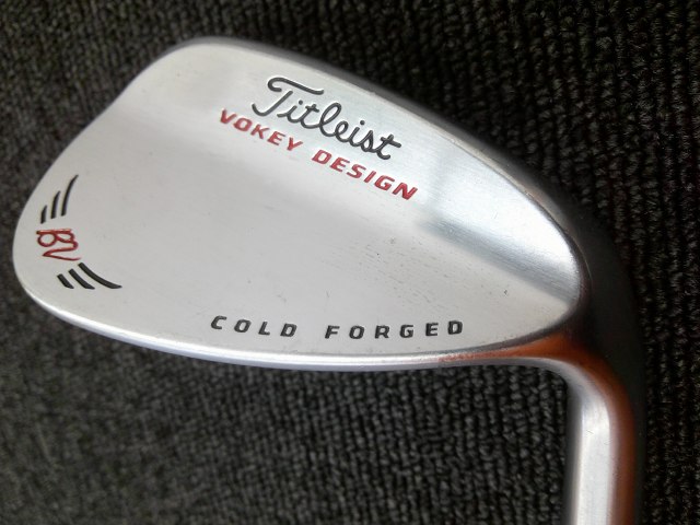 ■ 商品詳細 ■ 種別 ウェッジ メーカー タイトリスト モデル ボーケイ COLD FORGED56-14 シャフト NSPRO950GH(JP) フレックス S ロフト 56 本数 1 番手 56 長さ 35.25 クラブ重量 440 ...