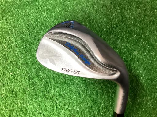 タイプ男性用利き手右利き商品コード2100376050444クラブ種別ウェッジメーカー名キャスコ商品名Dolphin　Wedge　DW−123　シルバー　50°発売年2023シャフトNS　PRO　950GH　neoシャフト材質スチールメーカ...