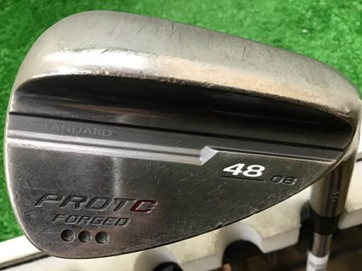 タイプ男性用利き手右利き商品コード2100399949732クラブ種別ウェッジメーカー名PROTO−CONCEPT商品名PROTO−CONCEPT　FORGED　WEDGE（メッキ）　48°／08°発売年2019シャフト純正特注シャフトシャ...