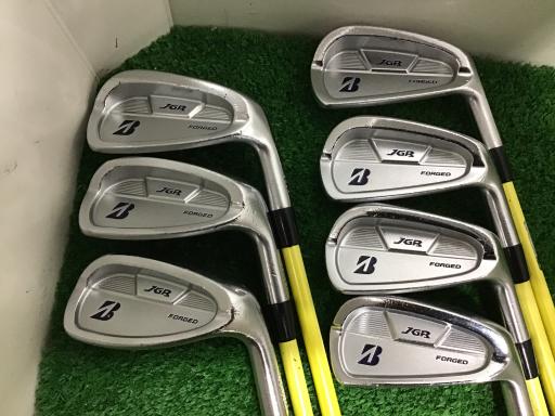 タイプ男性用利き手右利き商品コード2100394964037クラブ種別アイアンセットメーカー名ブリヂストン商品名BRIDGESTONE　JGR　FORGED　8S発売年2015シャフトTour　AD　J16−11Iシャフト材質メーカーフレッ...