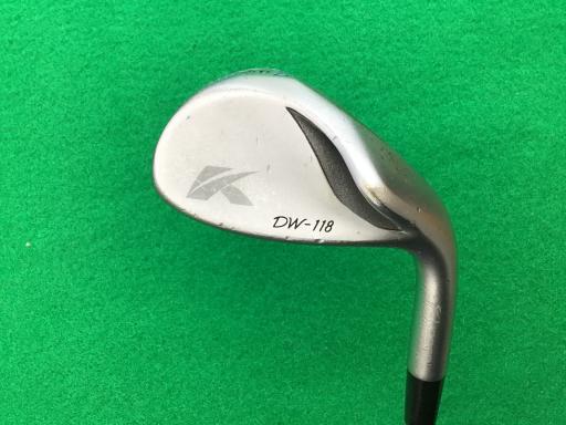 タイプ男性用利き手右利き商品コード2100402841916クラブ種別ウェッジメーカー名キャスコ商品名Dolphin　Wedge　DW−118　シルバー　56°発売年2020シャフトNS　PRO　950GH　neoシャフト材質スチールメーカ...