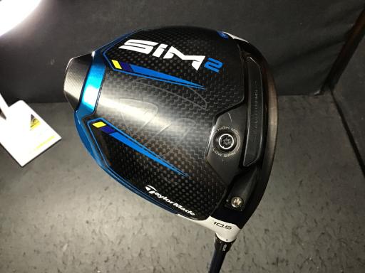 タイプ男性用利き手右利き商品コード2100401808071クラブ種別ドライバーメーカー名テーラーメイド商品名SIM2　10．5°発売年2021シャフトTENSEI　SILVER　TM50（SIM2　DR）シャフト材質カーボンメーカーフレッ...