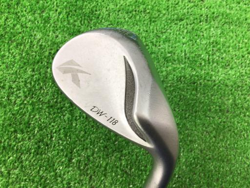 タイプ男性用利き手右利き商品コード2100403260303クラブ種別ウェッジメーカー名キャスコ商品名Dolphin　Wedge　DW−118　シルバー　56°発売年2018シャフトNS　PRO　950GHシャフト材質スチールメーカーフレッ...