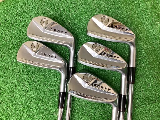 タイプ男性用利き手右利き商品コード2100403236377クラブ種別アイアンセットメーカー名グローブライド商品名ONOFF　FORGED（2024）　KURO　5S発売年2023シャフト純正特注シャフトシャフト材質メーカーフレックスSフレ...