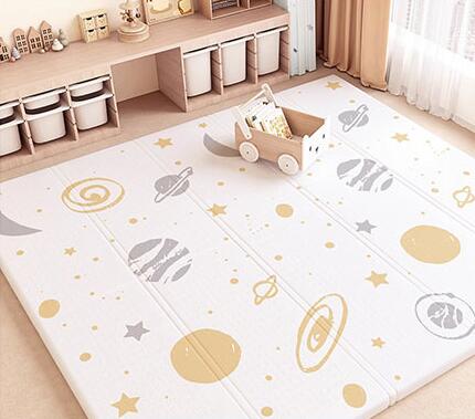 商品情報 【商品名】 プレイマット 赤ちゃん 折りたたみ xpe 厚手 ベビーマット 防水 防音 ベビープレイマット 滑り止め おしゃれ ベビー 出産祝い 一枚入り 【商品仕様】 カラー: 星の装飾 星空 森の冒険 黒と白のドット サイズ:...