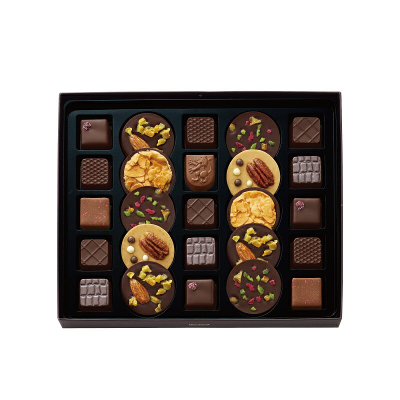 内容量 25個 商品について 商品サイズ（縦×横×高さ）：205×240×31（mm） 仕様：紙箱 賞味期限：製造日より4ヶ月（最長で2026.06.30） 特定原材料等28品目：小麦・乳成分・アーモンド・オレンジ・大豆・バナナ・りんご お...