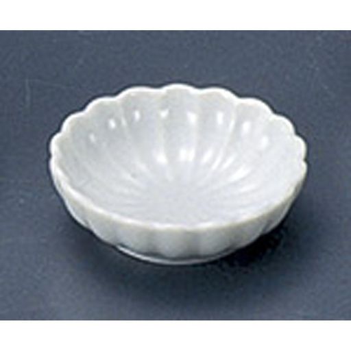 「うつわ(器)」を中心にいろいろな縁が生まれます。器をつくる人。器を世の中に送りだす人。器をつかう人。それは日本中、そして世界中。これからも、「UTSUWA(うつわ)」から縁(円)と輪(和)を無限に広げていきます。多様なシーンからお客様にあ...