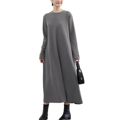 着心地が良くナチュラルで、女性らしいしなやかな美しさを演出するワンピース。しなやかな上質リブニット生地が優しくボディを包み込む。メリハリのあるシルエットでスタイリッシュな印象になり、体型をカバーする効果も期待できて嬉しいです。立体感がアップ...