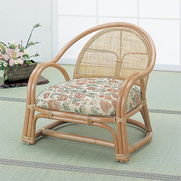 サイズ幅52×奥行53×高さ50(cm)座面高：25(cm)座面内寸：幅42×奥行41(cm)肘掛けまでの高さ：34(cm)内容量材質籐（ラタン）カラー備考区分返品・キャンセル区分（不可）※沖縄・離島への配送はできませんクッション生地に豪華...