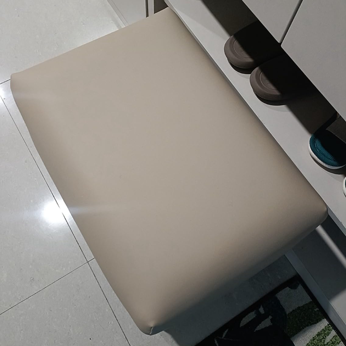 　　　 -------商品詳細------- シンプルで様々なテイストのお部屋に溶け込むデザイン。使う人数も選ばず、マルチに活躍できます。 背もたれが無い分、圧迫感を軽減できます。ダイニング以外でもスツールとしてもご利用いただけます。 座面...