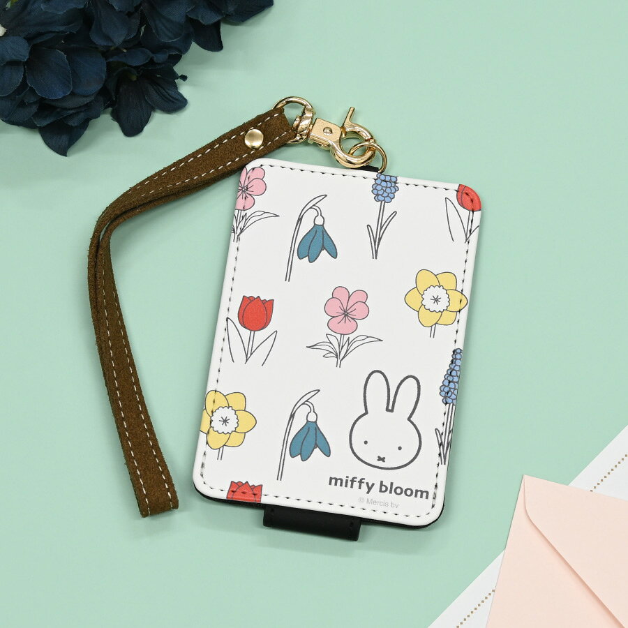PU製のICカードケースです。かばん取り付け用ストラップ付き。ミッフィー miffy bloom ICカードケース PU製のICカードケースです。かばん取り付け用ストラップ付き。 品番 商品コード ラインナップ JANコード MF-654A...