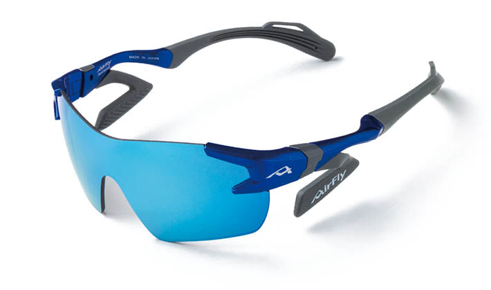 【 AirFly エアフライ AF-901-C3K BLUE 】 F-301のキッズ版。レンズはやや小ぶりなスポーティレンズシェイプで、ベーシックなモデルとしてランや自転車、野球などとても幅広く使えるモデルです。 ▼フレーム ・フレームカラ...