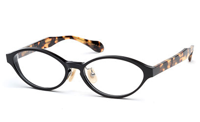 【 杉本圭 KS-97 】 杉本圭コレクション初、8mm削り出しシリーズのレディースモデル。癖の無いオーバル型で女性に柔らかい印象を与えます。 また、キーホールブリッジはアールを出し、メリハリのある表情に仕上げています。クリングスはチタン製...