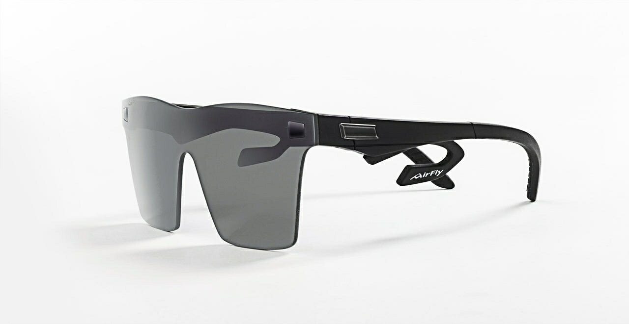【 AirFly エアフライ AF-501 C-1 Black Matt / Gray Lens 】 スポーツカジュアルサングラス【AF-501】。今までのエアフライでは「日常使いがしづらい」「もっと普段から使えるエアフライが欲しい」とのリ...