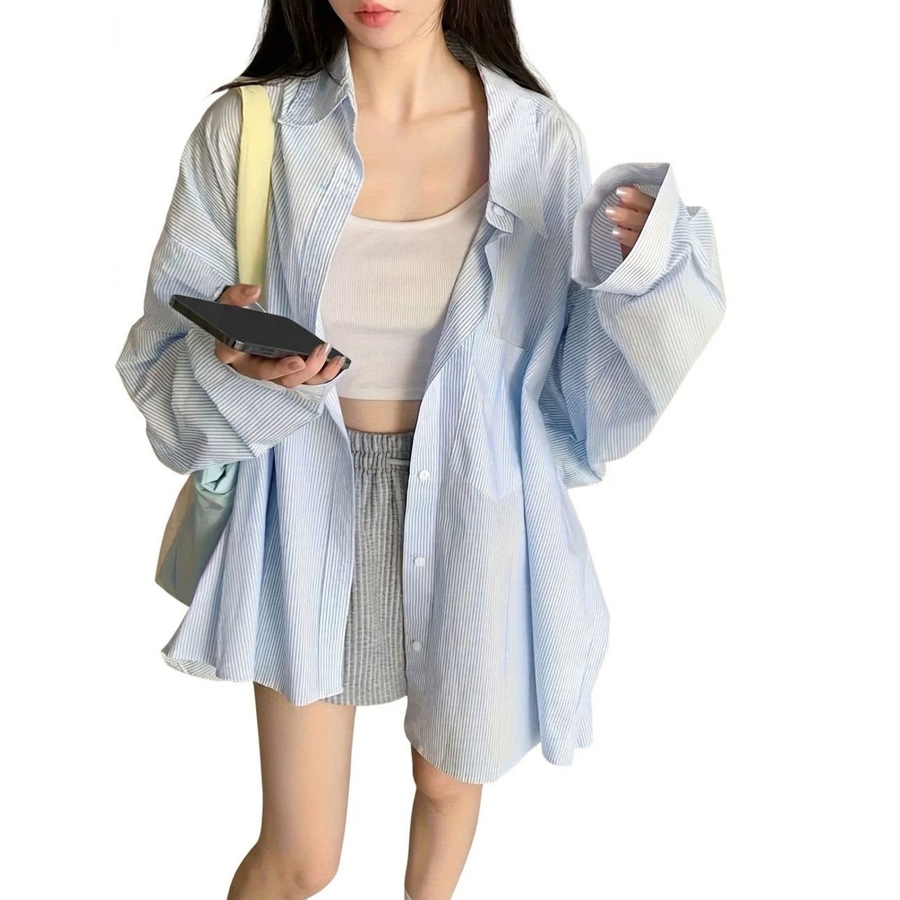 説明 【商品紹介】 ◆[2XL] バスト:116 着丈:84 ◆【爽やかなストライプデザイン】清潔感あふれるストライプシャツは、縦のラインを強調することでシルエットをスッキリと見せてくれます。淡いブルーのストライプ柄ブラウスが、お顔周りをパ...