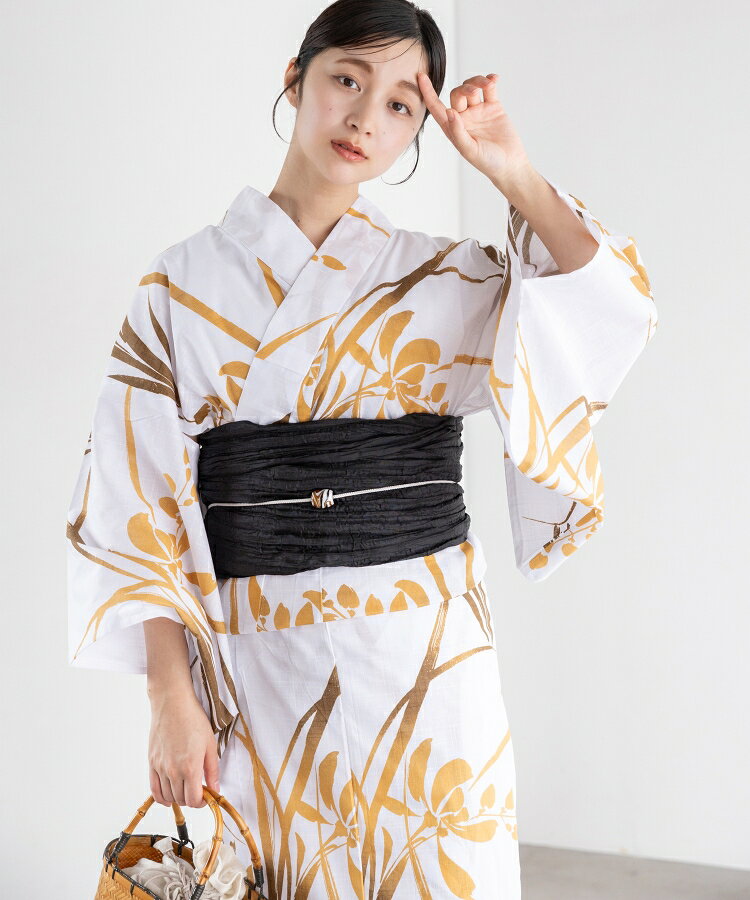 ー yukatakan grace 2026 recommended ー ■ゆかた館グレースのこだわり浴衣5点セット！ 浴衣＋帯＋下駄＋腰紐2本＋簡単着付けお手入れBOOK -point1- 伝統的な浴衣の図案に現代的な配色を施した浴衣です...