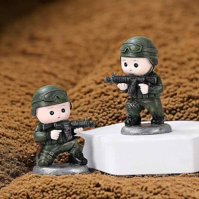 ・カテゴリ: 樹脂工芸品・スタイル: カートゥーン・素材: 合成樹脂・サイズ: 高さ約7cm・タイプ展開: 特殊部隊兵士（立ち）、特殊部隊兵士（しゃがみ）、男性警察官、女性警察官・ギフトカテゴリ: 個人向け・贈答相手: 後輩、カップル、夫婦...