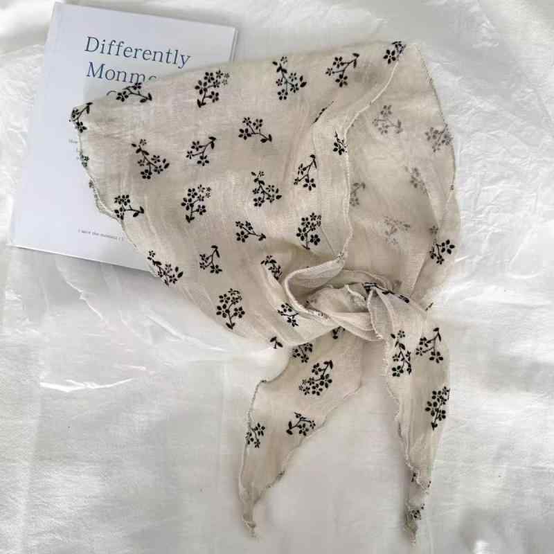 ・タイプ: 三角巾・スタイル: 日韓、淑女、スイート、スクール、フェアリー、フレッシュスイート・素材: 綿麻・綿混率: 31%〜50%・編み方: 縦編み・加工: プリント・サイズ: 70cm×70cm・カラー展開: ピンク、カーキ、ブルー、...