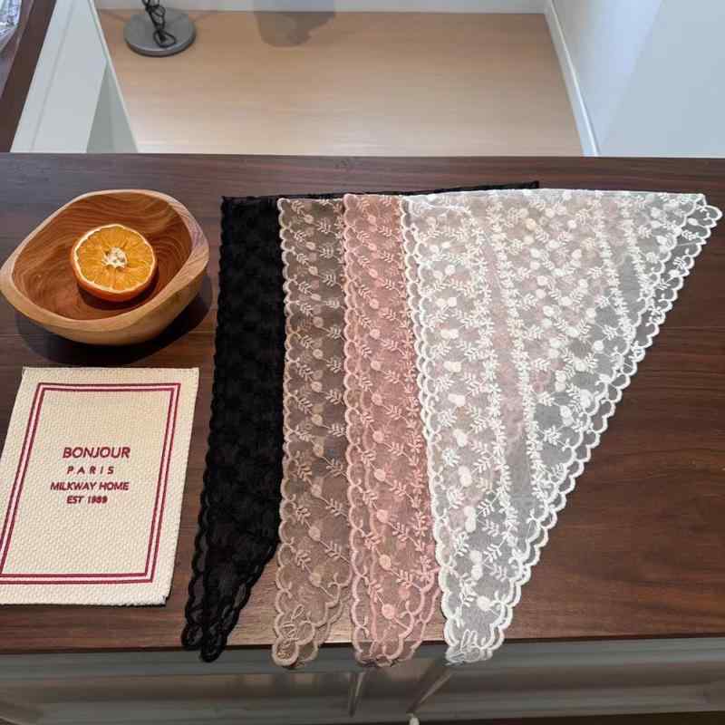 ・カラー展開: ブラック、ホワイト、ピンク、カフェモカ・サイズ: 30cm x 90cm・編み方: 経編み・柄: 花柄・スタイル: 三角巾・主な素材: ポリエステル96%以上・テイスト: 日韓、淑女、ナチュラル、可愛い、甘め、プリンセス、ス...