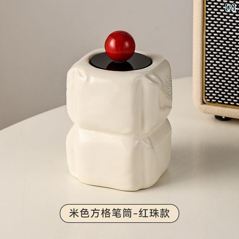 ・カテゴリ: つまようじ入れ・素材: 陶器・機能: 自動・本体カラー展開: ベージュ、ブラック、シルバー・蓋デザイン展開: レッド、シルバー、ブラック、クマ、ウサギ