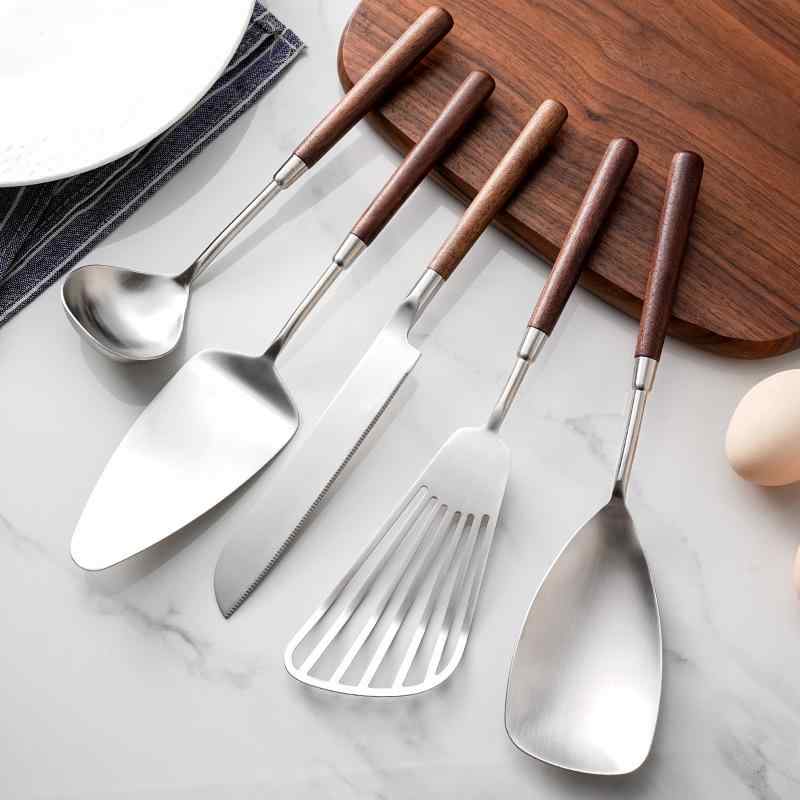 ・カテゴリ: 調理器具セット・素材: ステンレス・持ち手素材: ウォールナット・スタイル: レトロ・機能: こびりつきにくい、滑り止め、耐熱、火傷防止・セット内容: ウォールナット柄スープスプーン、ウォールナット柄ターナー、ウォールナット柄...