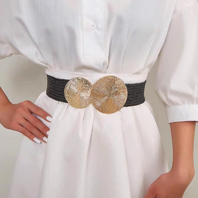 ・素材: PP草・バックル素材: 合金・留め具: 対留め・カラー展開: ブラック、オフホワイト、キャメル・幅: 約2-4cm・長さ: 約65cm・サイズ: 約105cm・スタイル: 個性的、ニッチ、インスタ風・加工方法: 草編み、電鍍・柄:...