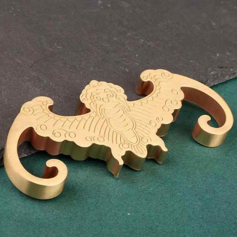 ・カテゴリ: 文房四宝セット・素材: 銅・種類: 真鍮製蝙蝠文鎮・贈答相手: 目上の方、恩師