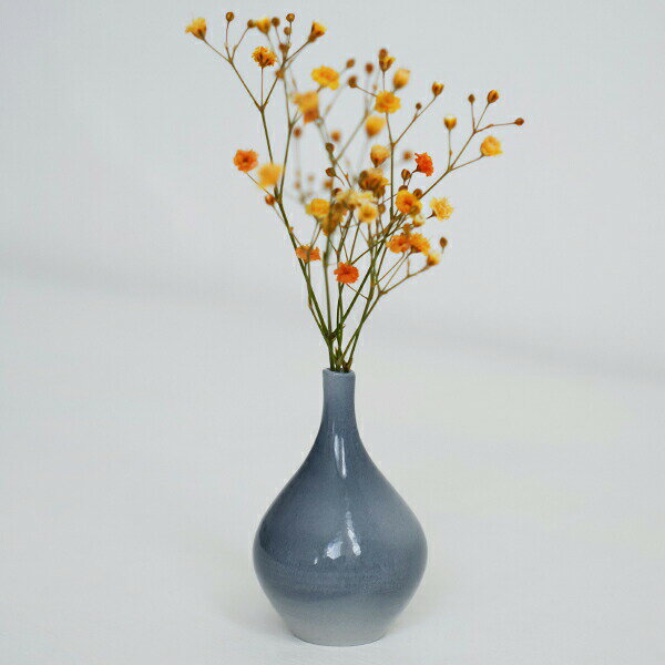 品番セラミックベース チクレイン ブルーTE891サイズ約φ44×h68mm重さ約50g素材磁器(武雄焼)生産国日本(佐賀県)ブランドAXCIS / アクシスご注意日本国内・佐賀県にてひとつひとつ手作業で作られています。形状や色合いに個体差...